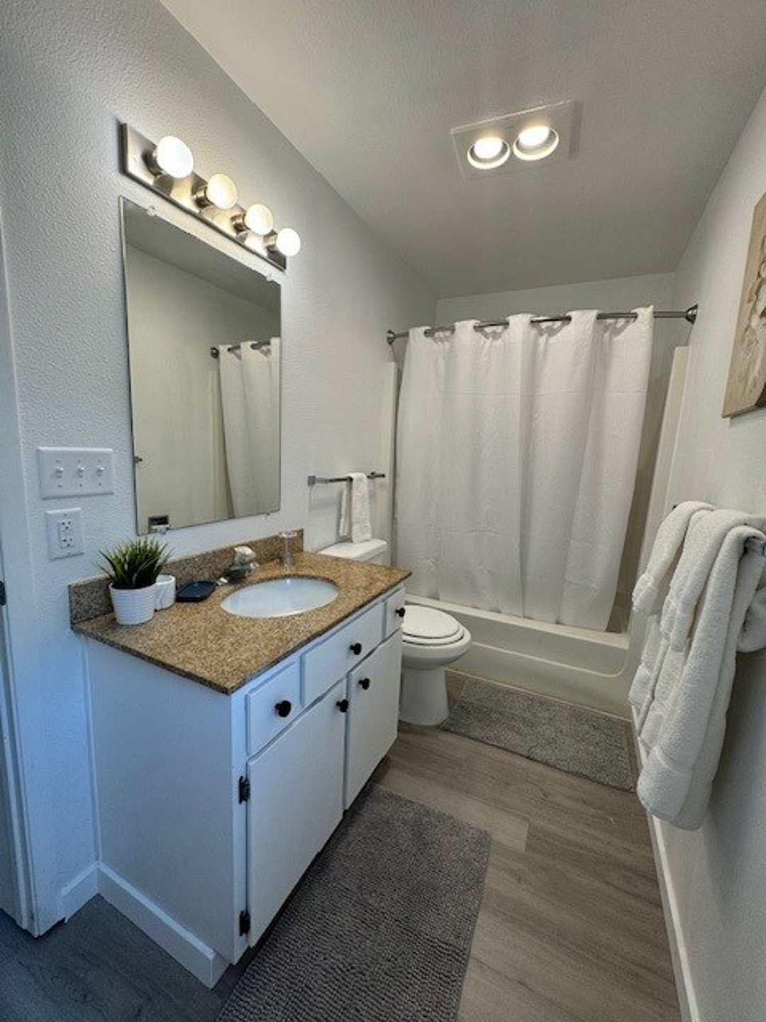 2 bd., 1 bath remodeled, ready to move in